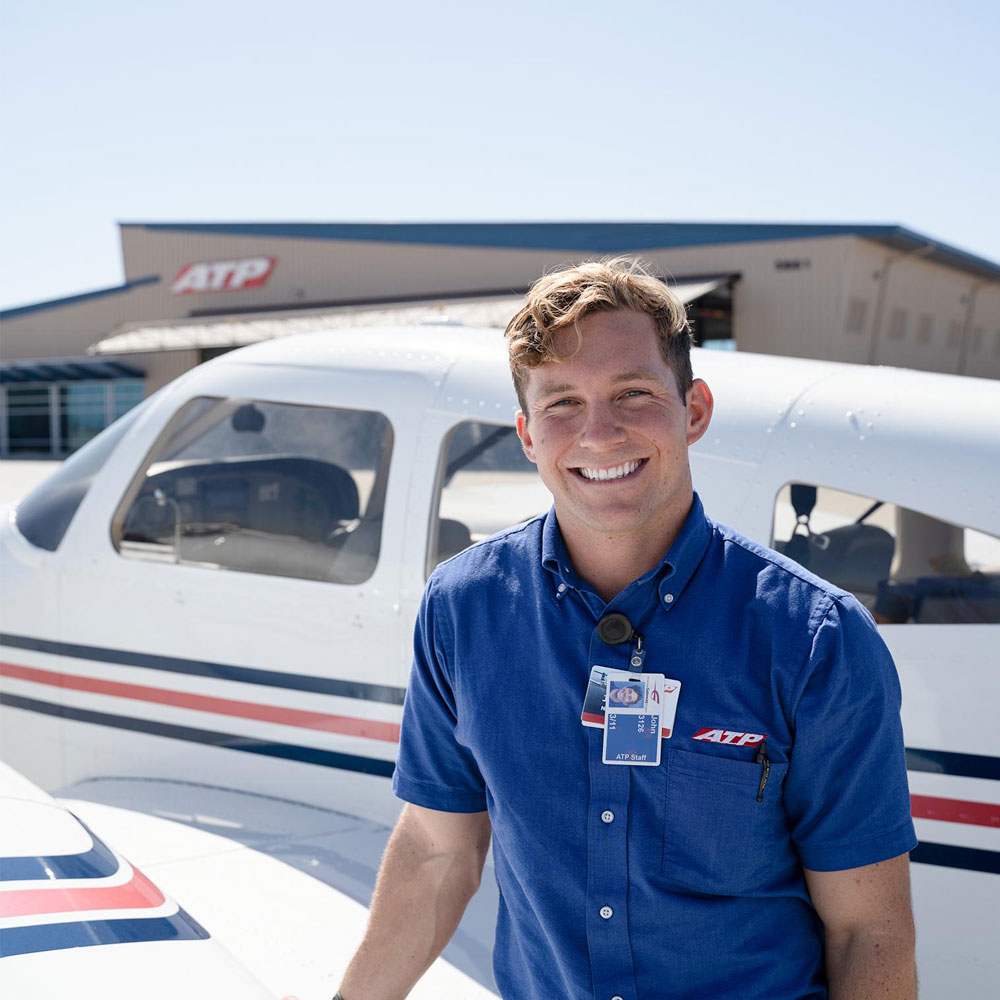 Pilot Career Guide / ATP Flight School