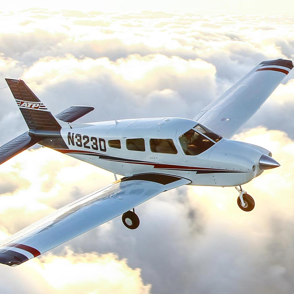 Pilot Career Guide / ATP Flight School